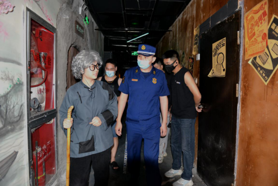 湖州:深入密室逃脱场所开展消防安全突击检查